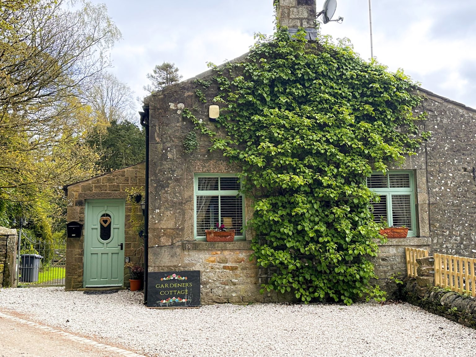 Stay with Us – Gardener’s Cottage – Quernmore Park Hall